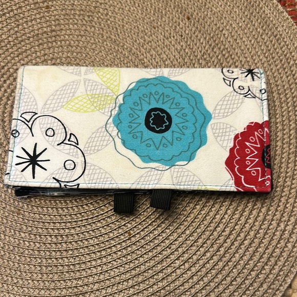 thirty-one | Accessories | Thirtyone Floral Organic Poppy Check Book ...